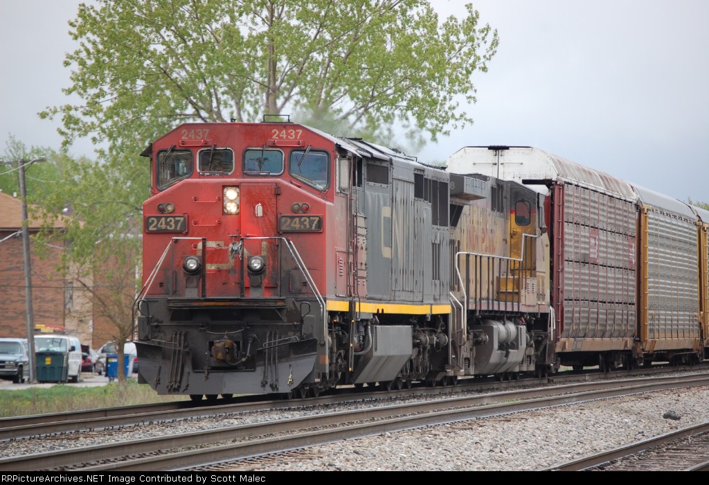 CN 2437 & UP 6628